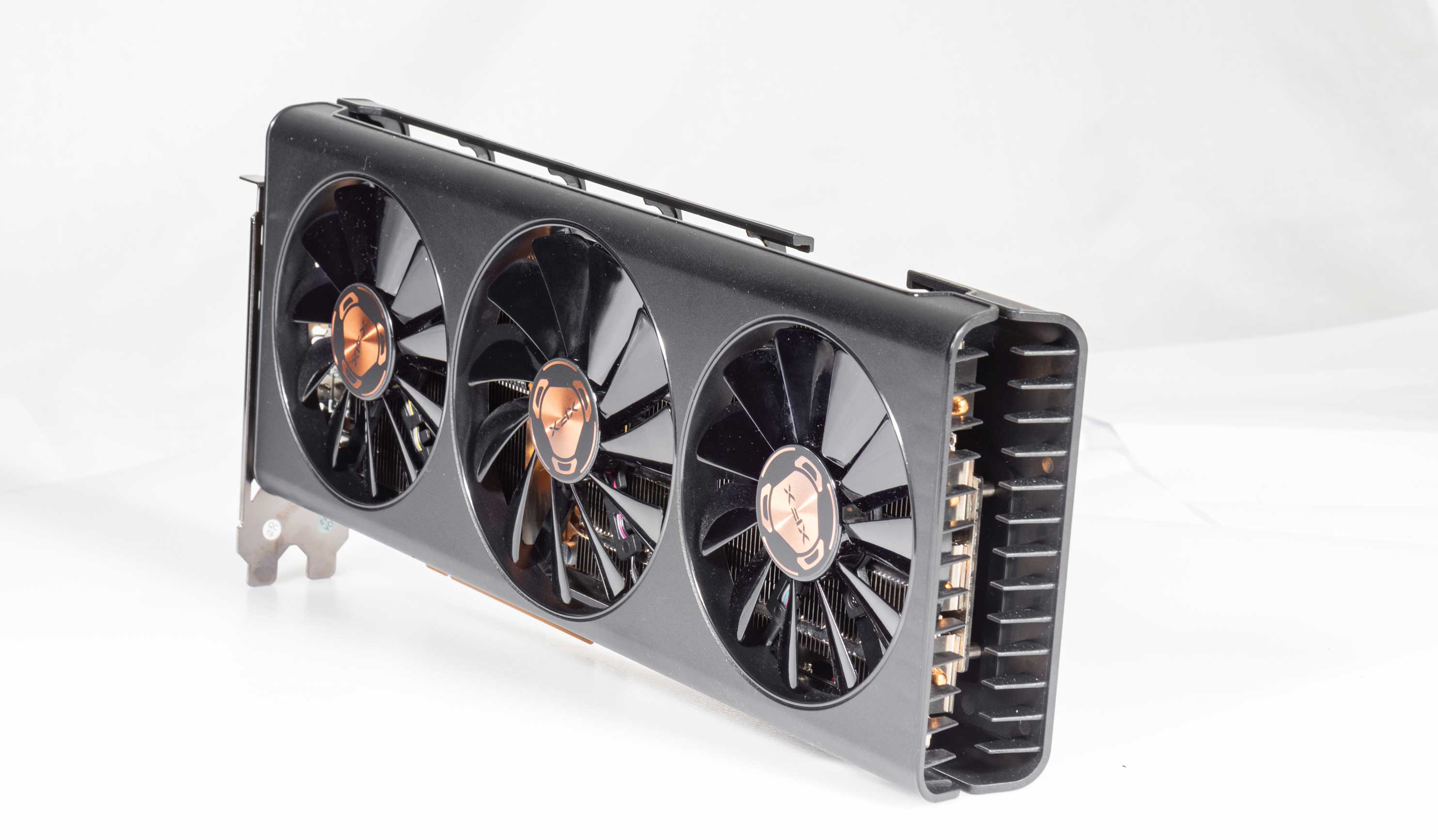 XFX Radeon RX 5600 XT Thicc III Ultra - VidiLAB